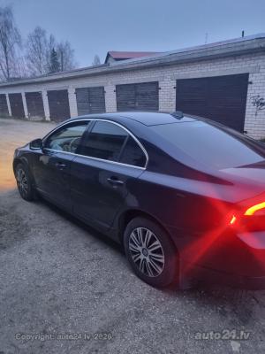 Zils Volvo S80 2006 Tallina, ar dzinēja tilpumu 2.40 L un nobraukumu 480 tūkst. km par 2300 €, foto  vietnē AUTOMOTO.COM.LV