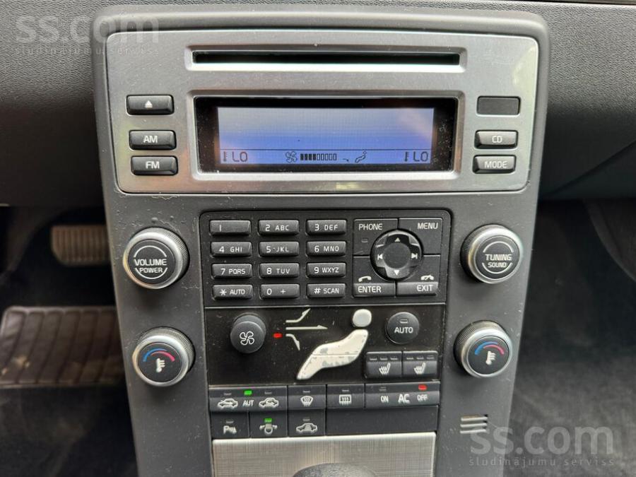 Blue Volvo S80 2006 in Riga, with an engine capacity of 2.40 L and mileage of 0 thousand km for 2599 €, photo 19 on AUTOMOTO.COM.LV