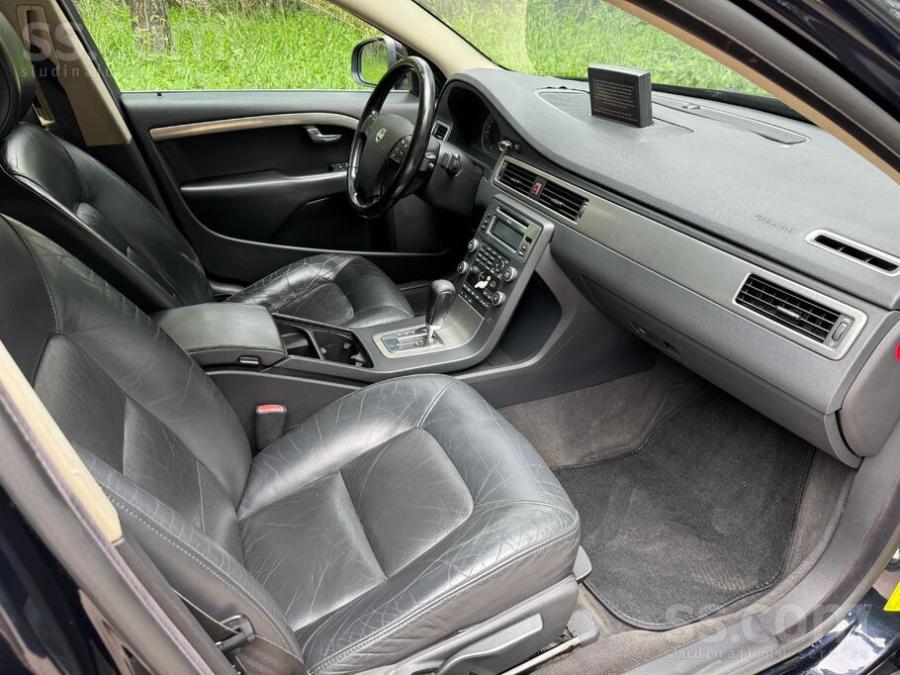 Blue Volvo S80 2006 in Riga, with an engine capacity of 2.40 L and mileage of 0 thousand km for 2599 €, photo 20 on AUTOMOTO.COM.LV