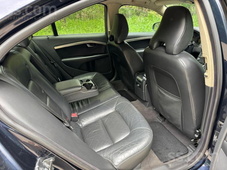 Blue Volvo S80 2006 in Riga, with an engine capacity of 2.40 L and mileage of 0 thousand km for 2599 €, photo 21 on AUTOMOTO.COM.LV