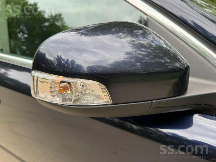 Blue Volvo S80 2006 in Riga, with an engine capacity of 2.40 L and mileage of 0 thousand km for 2599 €, photo 24 on AUTOMOTO.COM.LV