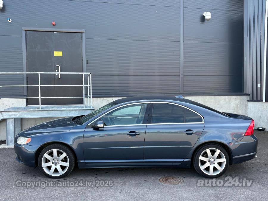 Zils Volvo S80 2006 Rapla, ar dzinēja tilpumu 2.40 L un nobraukumu 389 tūkst. km par 4000 €, foto 3 vietnē AUTOMOTO.COM.LV