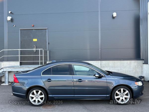 Zils Volvo S80 2006 Rapla, ar dzinēja tilpumu 2.40 L un nobraukumu 389 tūkst. km par 4000 €, foto 5 vietnē AUTOMOTO.COM.LV