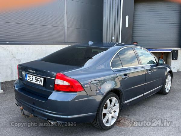 Zils Volvo S80 2006 Rapla, ar dzinēja tilpumu 2.40 L un nobraukumu 389 tūkst. km par 4000 €, foto 6 vietnē AUTOMOTO.COM.LV