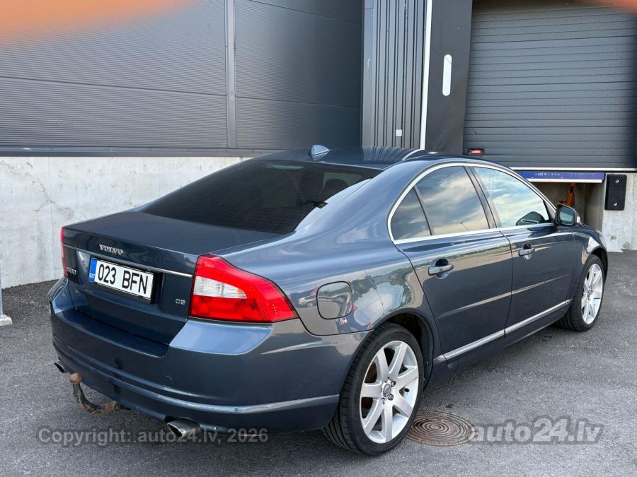 Zils Volvo S80 2006 Rapla, ar dzinēja tilpumu 2.40 L un nobraukumu 389 tūkst. km par 4000 €, foto 7 vietnē AUTOMOTO.COM.LV