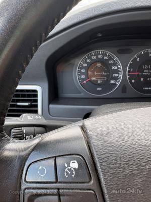 Zils Volvo S80 2006 Rapla, ar dzinēja tilpumu 2.40 L un nobraukumu 389 tūkst. km par 4000 €, foto 12 vietnē AUTOMOTO.COM.LV