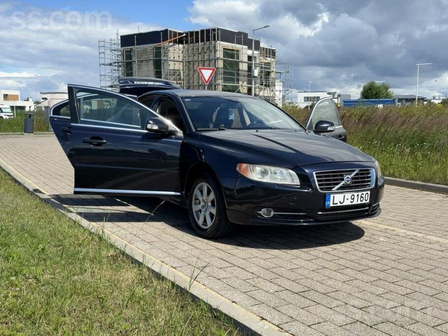 Zils Volvo S80 2006 Rīga, ar dzinēja tilpumu 2.40 L un nobraukumu 293 tūkst. km par 3650 €, foto 1 vietnē AUTOMOTO.COM.LV