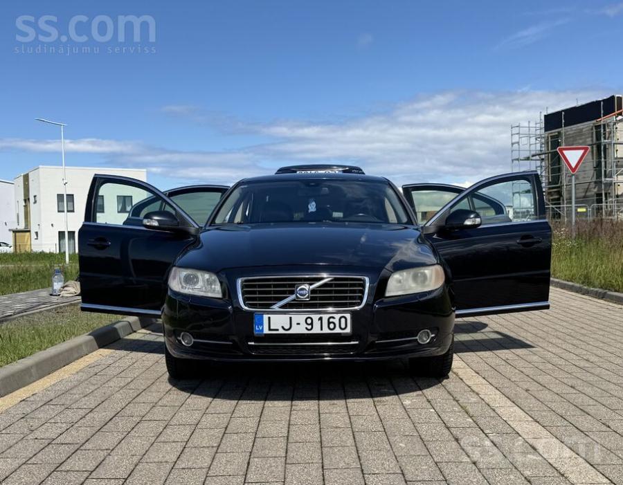 Zils Volvo S80 2006 Rīga, ar dzinēja tilpumu 2.40 L un nobraukumu 293 tūkst. km par 3650 €, foto 3 vietnē AUTOMOTO.COM.LV
