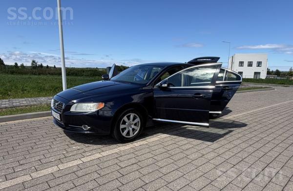 Zils Volvo S80 2006 Rīga, ar dzinēja tilpumu 2.40 L un nobraukumu 293 tūkst. km par 3650 €, foto 3 vietnē AUTOMOTO.COM.LV