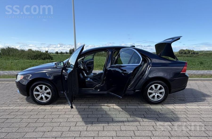 Zils Volvo S80 2006 Rīga, ar dzinēja tilpumu 2.40 L un nobraukumu 293 tūkst. km par 3650 €, foto 5 vietnē AUTOMOTO.COM.LV
