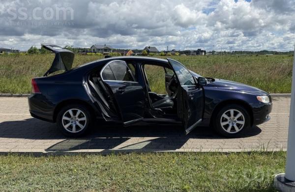 Zils Volvo S80 2006 Rīga, ar dzinēja tilpumu 2.40 L un nobraukumu 293 tūkst. km par 3650 €, foto 7 vietnē AUTOMOTO.COM.LV