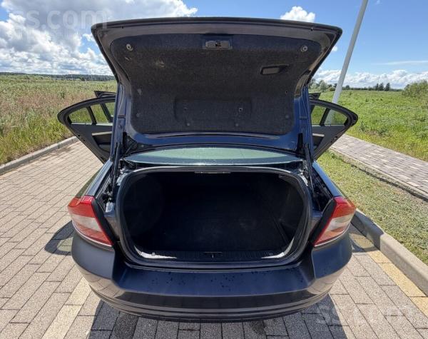 Zils Volvo S80 2006 Rīga, ar dzinēja tilpumu 2.40 L un nobraukumu 293 tūkst. km par 3650 €, foto 10 vietnē AUTOMOTO.COM.LV