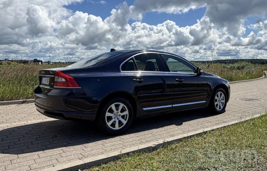 Zils Volvo S80 2006 Rīga, ar dzinēja tilpumu 2.40 L un nobraukumu 293 tūkst. km par 3650 €, foto 15 vietnē AUTOMOTO.COM.LV