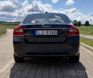Zils Volvo S80 2006 Rīga, ar dzinēja tilpumu 2.40 L un nobraukumu 293 tūkst. km par 3650 €, foto 17 vietnē AUTOMOTO.COM.LV