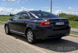 Zils Volvo S80 2006 Rīga, ar dzinēja tilpumu 2.40 L un nobraukumu 293 tūkst. km par 3650 €, foto 18 vietnē AUTOMOTO.COM.LV
