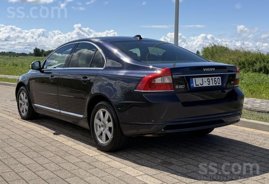 Zils Volvo S80 2006 Rīga, ar dzinēja tilpumu 2.40 L un nobraukumu 293 tūkst. km par 3650 €, foto 18 vietnē AUTOMOTO.COM.LV