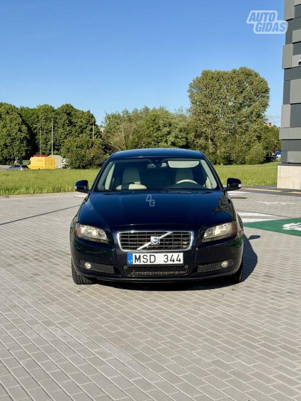 Blue Volvo S80 2006 in Siauliai, with an engine capacity of 2.40 L and mileage of 261 thousand km for 2850 €, photo 2 on AUTOMOTO.COM.LV
