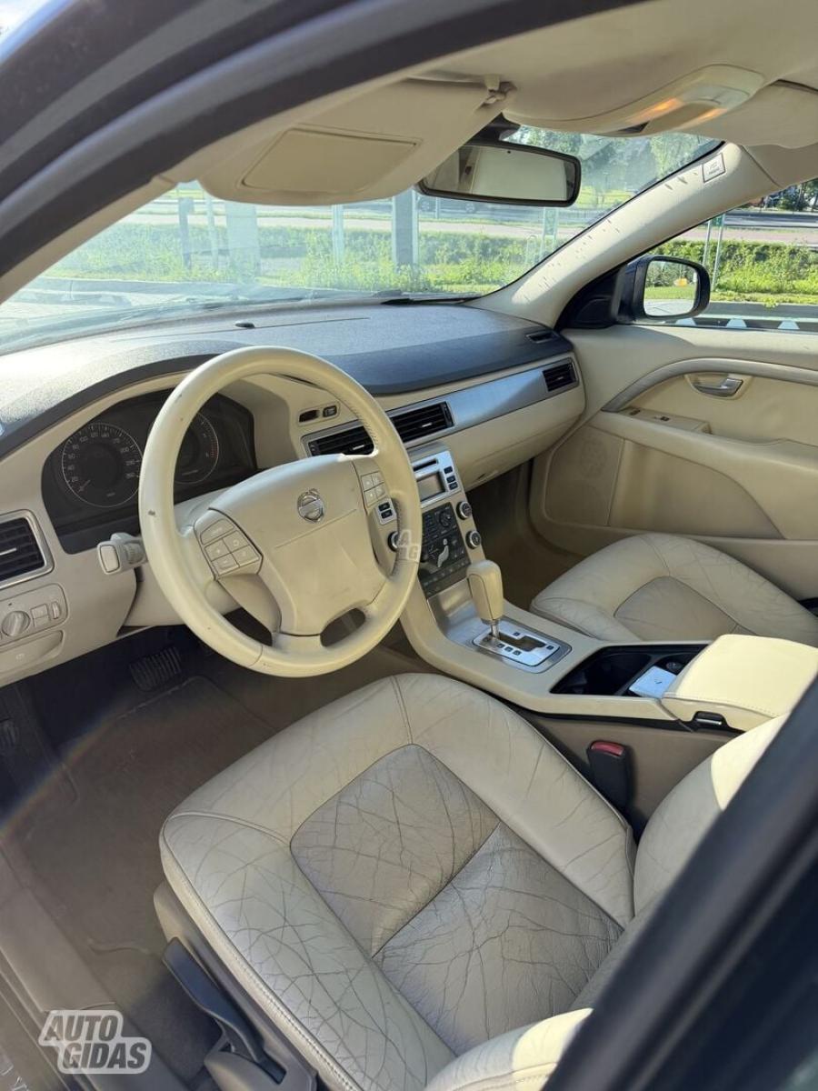 Blue Volvo S80 2006 in Siauliai, with an engine capacity of 2.40 L and mileage of 261 thousand km for 2850 €, photo 8 on AUTOMOTO.COM.LV