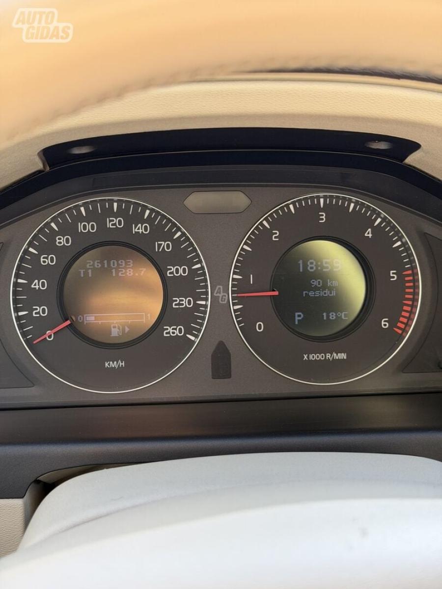 Blue Volvo S80 2006 in Siauliai, with an engine capacity of 2.40 L and mileage of 261 thousand km for 2850 €, photo 11 on AUTOMOTO.COM.LV