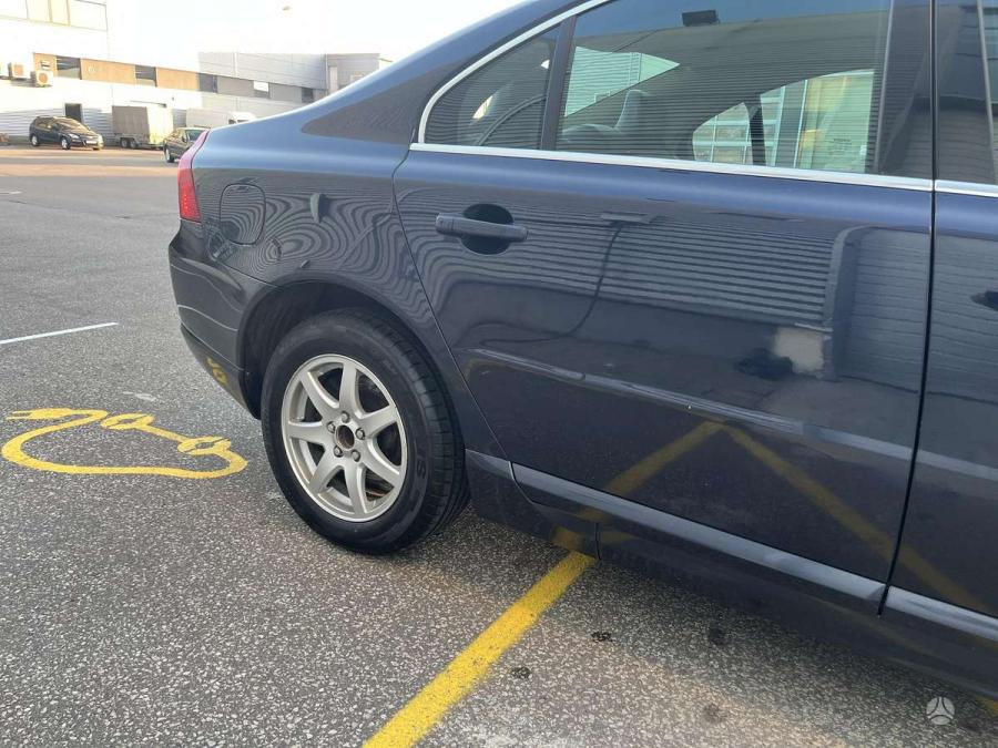 Zils Volvo S80 2006 Viļņa, ar dzinēja tilpumu 2.40 L un nobraukumu 365 tūkst. km par 2250 €, foto 15 vietnē AUTOMOTO.COM.LV