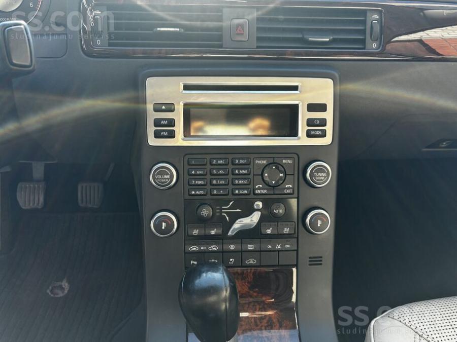 Zils Volvo S80 2006 Rīga, ar dzinēja tilpumu 2.40 L un nobraukumu 391 tūkst. km par 2100 €, foto 13 vietnē AUTOMOTO.COM.LV