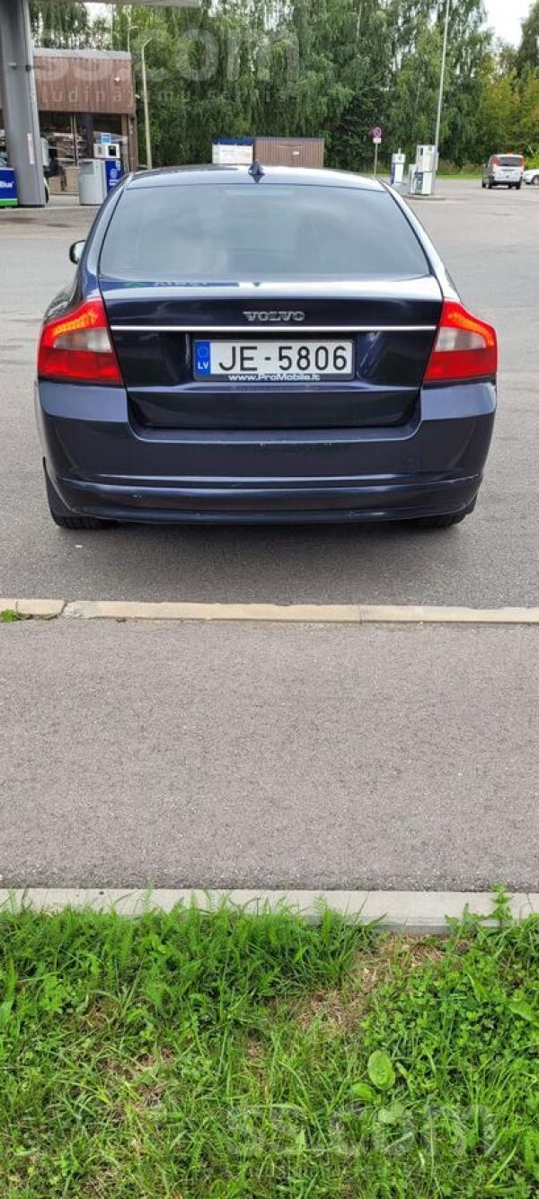 Blue Volvo S80 2006 in Riga, with an engine capacity of 2.40 L and mileage of 342 thousand km for 2500 €, photo 5 on AUTOMOTO.COM.LV