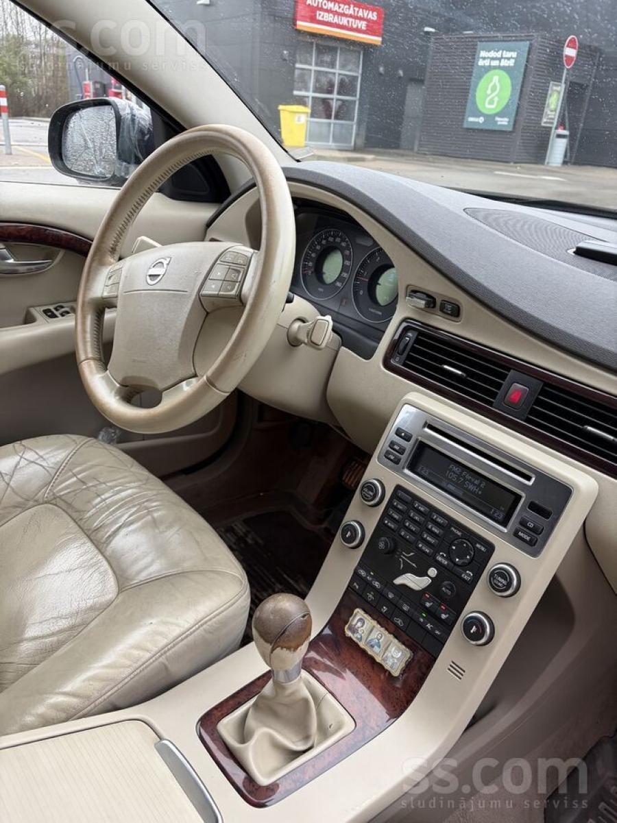Zils Volvo S80 2007 Rīga, ar dzinēja tilpumu 2.40 L un nobraukumu 301 tūkst. km par 3100 €, foto 14 vietnē AUTOMOTO.COM.LV