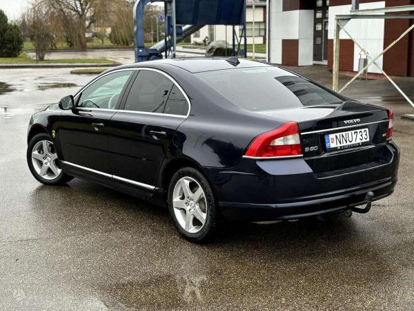 Zils Volvo S80 2007 Ukmergė, ar dzinēja tilpumu 2.40 L un nobraukumu 370 tūkst. km par 2600 €, foto 2 vietnē AUTOMOTO.COM.LV