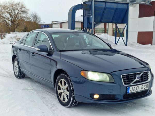 Blue Volvo S80 2007 in Ukmerge, with an engine capacity of 2.40 L and mileage of 316 thousand km for 2150 €, photo 1 on AUTOMOTO.COM.LV