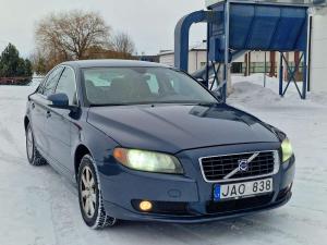 Blue Volvo S80 2007 in Ukmerge, with an engine capacity of 2.40 L and mileage of 316 thousand km for 2150 €, photo 7 on AUTOMOTO.COM.LV
