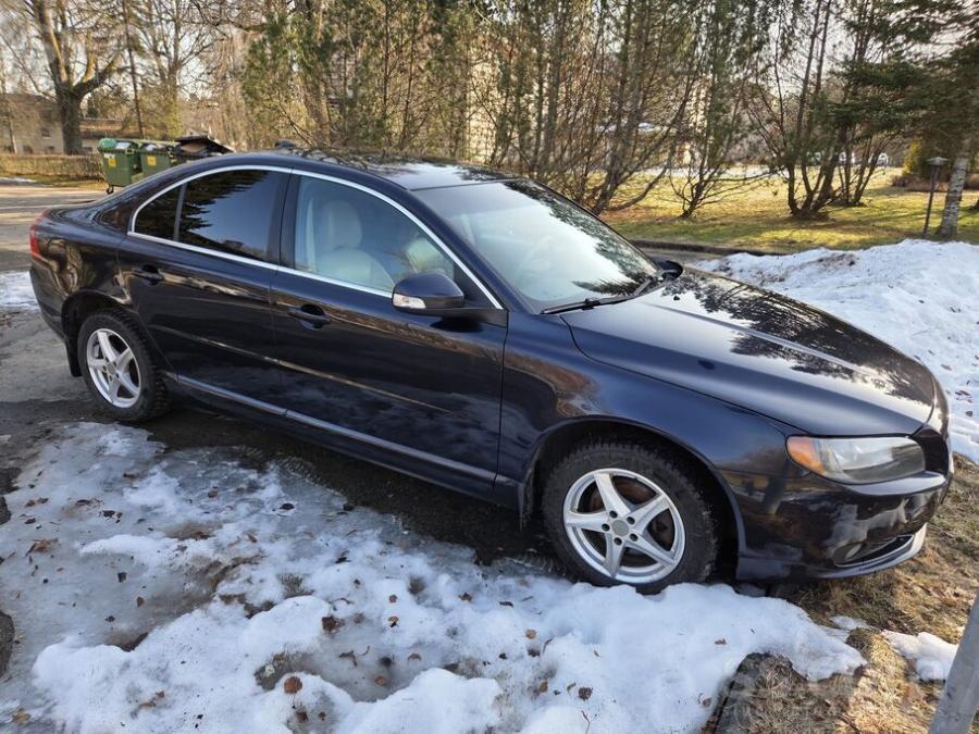 Blue Volvo S80 2007 in Madona, with an engine capacity of 2.40 L and mileage of 415 thousand km for 3100 €, photo 3 on AUTOMOTO.COM.LV