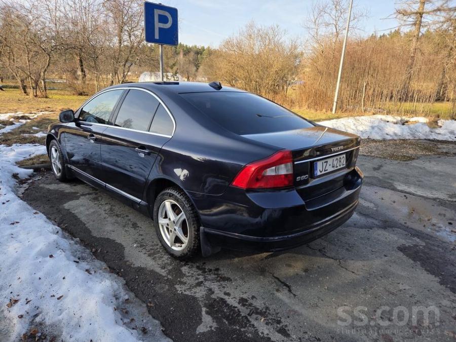 Blue Volvo S80 2007 in Madona, with an engine capacity of 2.40 L and mileage of 415 thousand km for 3100 €, photo 5 on AUTOMOTO.COM.LV