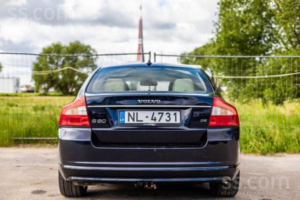 Zils Volvo S80 2007 Rīga, ar dzinēja tilpumu 2.40 L un nobraukumu 242 tūkst. km par 4990 €, foto 8 vietnē AUTOMOTO.COM.LV