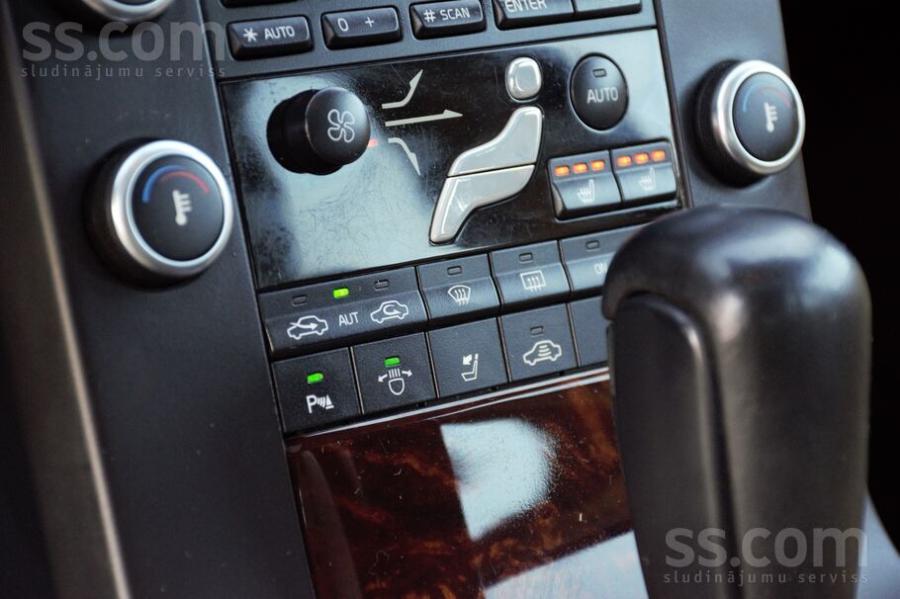 Zils Volvo S80 2007 Rīga, ar dzinēja tilpumu 2.40 L un nobraukumu 301 tūkst. km par 4690 €, foto 25 vietnē AUTOMOTO.COM.LV