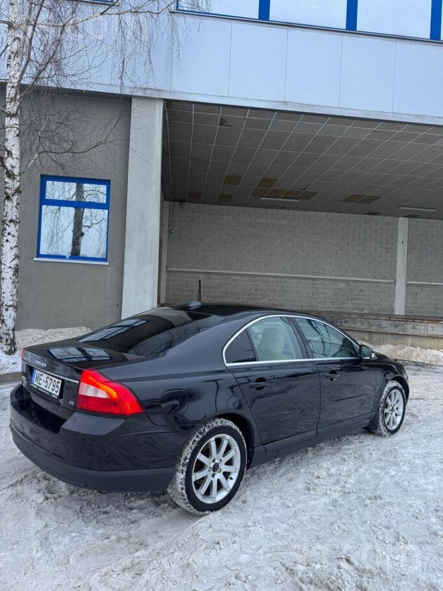 Zils Volvo S80 2007 Madona, ar dzinēja tilpumu 2.40 L un nobraukumu 353 tūkst. km par 3100 €, foto 1 vietnē AUTOMOTO.COM.LV