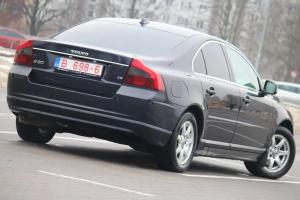 Zils Volvo S80 2007 Rīga, ar dzinēja tilpumu 2.40 L un nobraukumu 282 tūkst. km par 3190 €, foto 3 vietnē AUTOMOTO.COM.LV