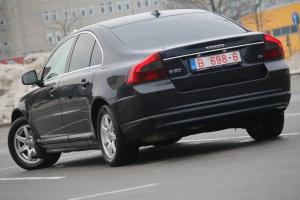 Zils Volvo S80 2007 Rīga, ar dzinēja tilpumu 2.40 L un nobraukumu 282 tūkst. km par 3190 €, foto 5 vietnē AUTOMOTO.COM.LV