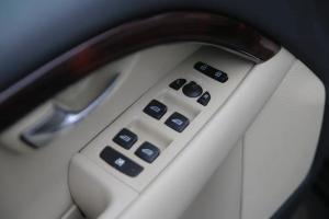 Zils Volvo S80 2007 Rīga, ar dzinēja tilpumu 2.40 L un nobraukumu 282 tūkst. km par 3190 €, foto 9 vietnē AUTOMOTO.COM.LV