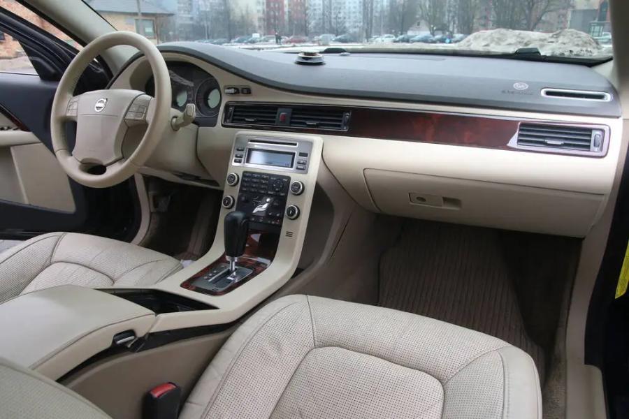 Zils Volvo S80 2007 Rīga, ar dzinēja tilpumu 2.40 L un nobraukumu 282 tūkst. km par 3190 €, foto 12 vietnē AUTOMOTO.COM.LV