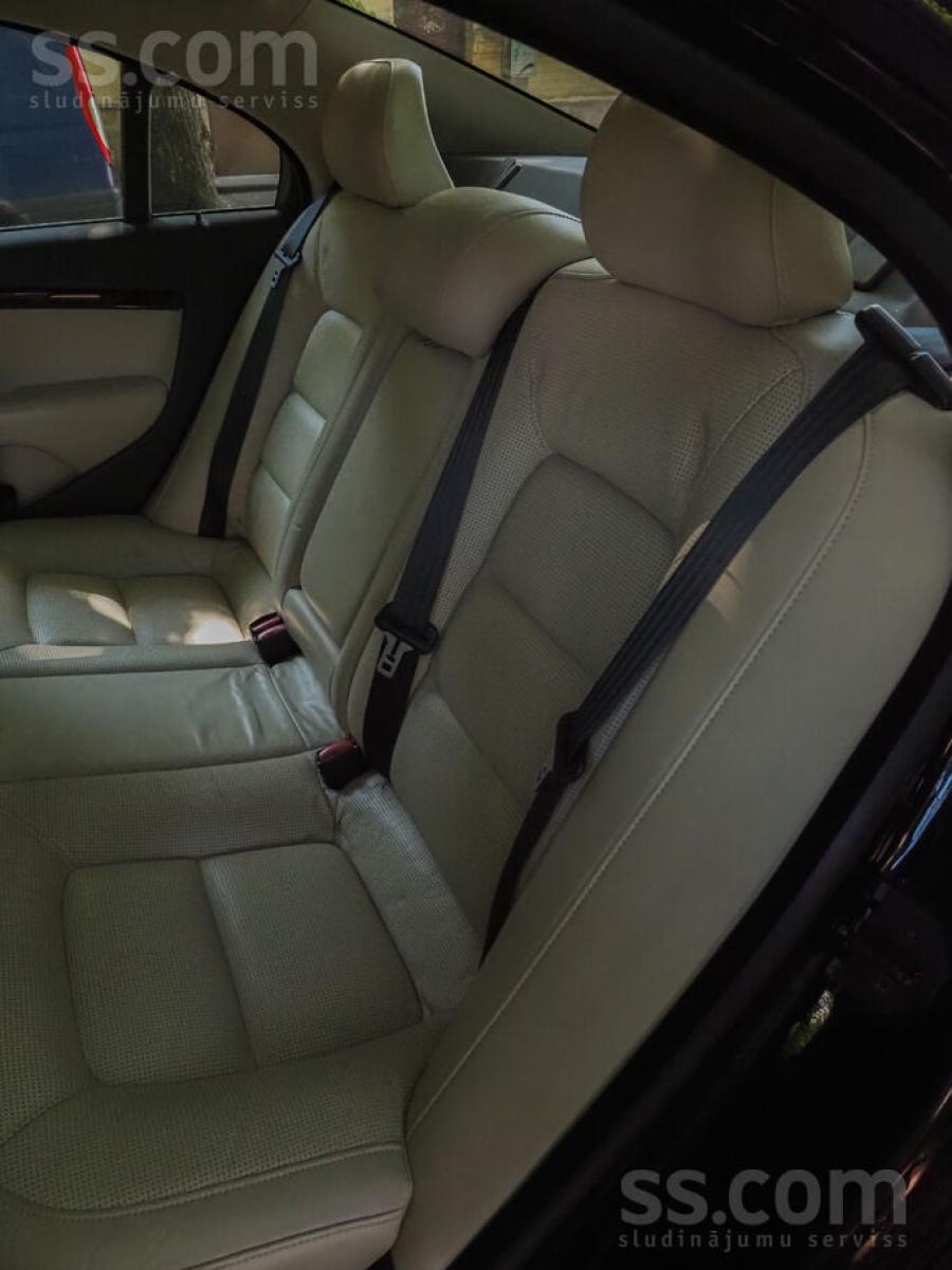 Zils Volvo S80 2007 Rīga, ar dzinēja tilpumu 2.40 L un nobraukumu 231 tūkst. km par 4100 €, foto 15 vietnē AUTOMOTO.COM.LV