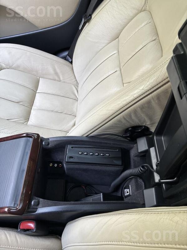 Blue Volvo S80 2007 in Cesis, with an engine capacity of 2.40 L and mileage of 260 thousand km for 8000 €, photo 7 on AUTOMOTO.COM.LV