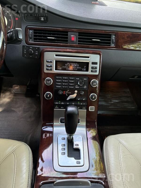 Blue Volvo S80 2007 in Cesis, with an engine capacity of 2.40 L and mileage of 260 thousand km for 8000 €, photo 8 on AUTOMOTO.COM.LV