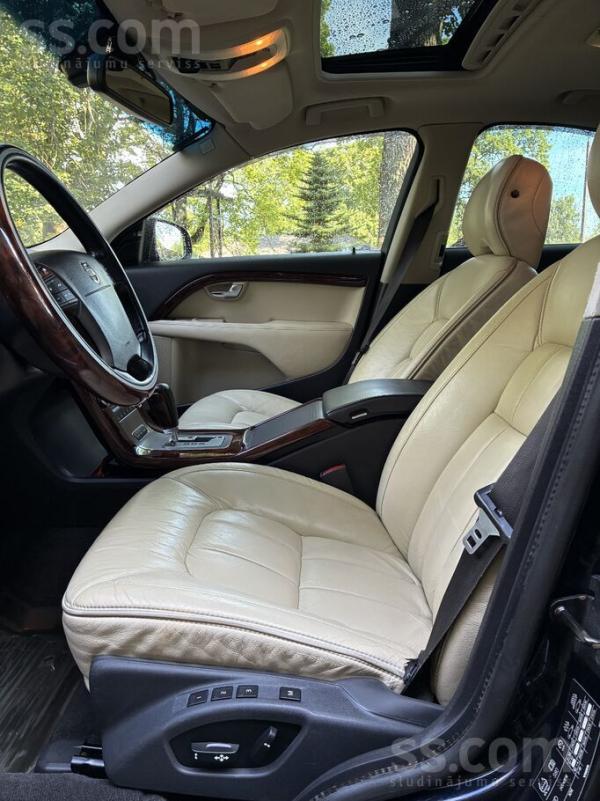 Blue Volvo S80 2007 in Cesis, with an engine capacity of 2.40 L and mileage of 260 thousand km for 8000 €, photo 10 on AUTOMOTO.COM.LV
