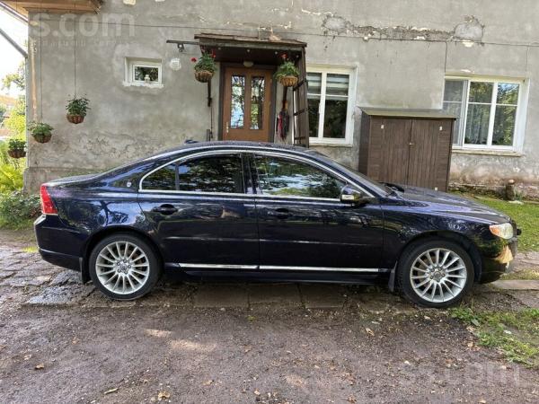 Zils Volvo S80 2007 Cēsis, ar dzinēja tilpumu 2.40 L un nobraukumu 260 tūkst. km par 8000 €, foto 1 vietnē AUTOMOTO.COM.LV