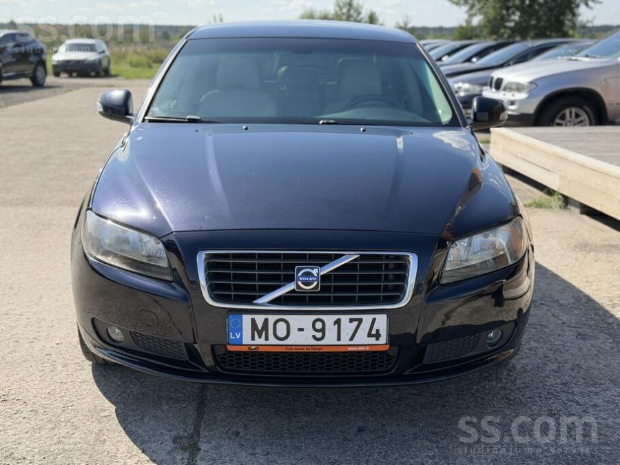 Blue Volvo S80 2007 in Riga, with an engine capacity of 2.40 L and mileage of 411 thousand km for 2700 €, photo 3 on AUTOMOTO.COM.LV
