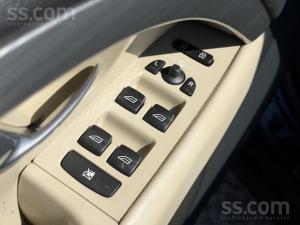 Blue Volvo S80 2007 in Riga, with an engine capacity of 2.40 L and mileage of 411 thousand km for 2700 €, photo 6 on AUTOMOTO.COM.LV