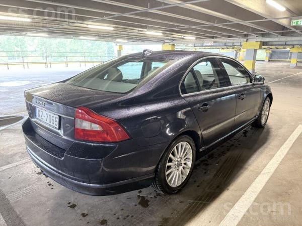 Zils Volvo S80 2007 Rīga, ar dzinēja tilpumu 2.40 L un nobraukumu 232 tūkst. km par 4000 €, foto 8 vietnē AUTOMOTO.COM.LV