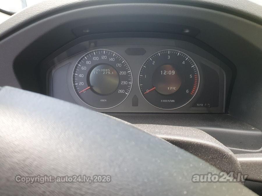 Blue Volvo S80 2007 in Tallinn, with an engine capacity of 2.40 L and mileage of 357 thousand km for 3800 €, photo 7 on AUTOMOTO.COM.LV