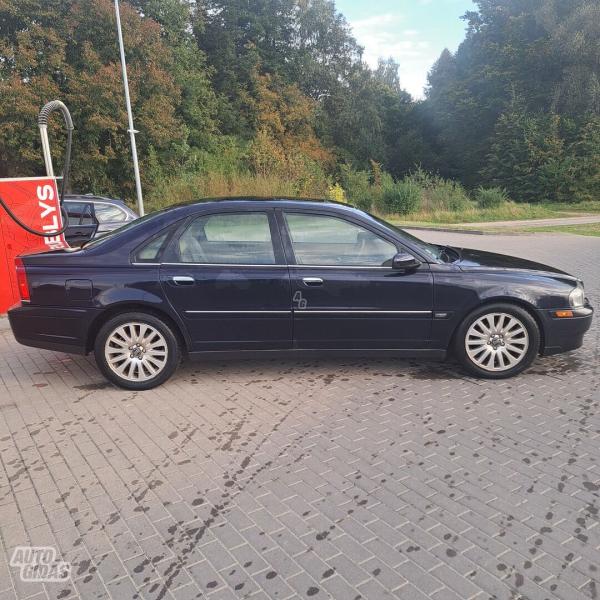 Blue Volvo S80 2007 in Alytus, with an engine capacity of 2.40 L and mileage of 425 thousand km for 1250 €, photo 6 on AUTOMOTO.COM.LV