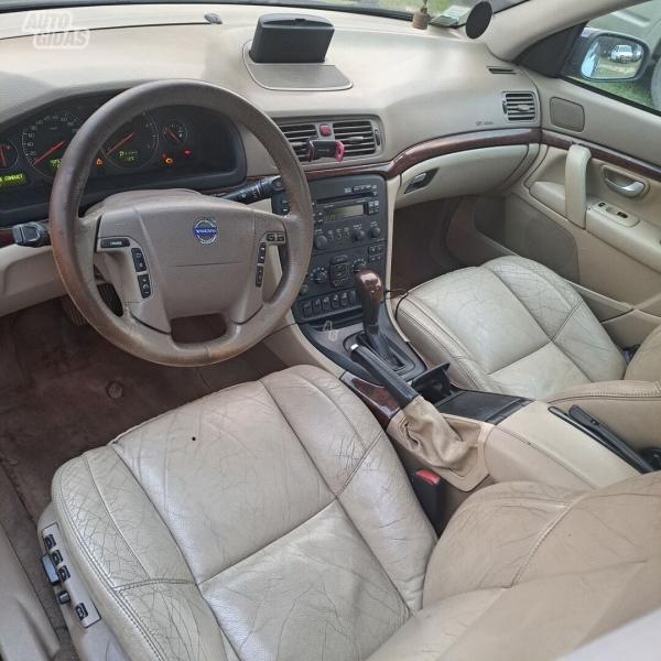 Blue Volvo S80 2007 in Alytus, with an engine capacity of 2.40 L and mileage of 425 thousand km for 1250 €, photo 10 on AUTOMOTO.COM.LV
